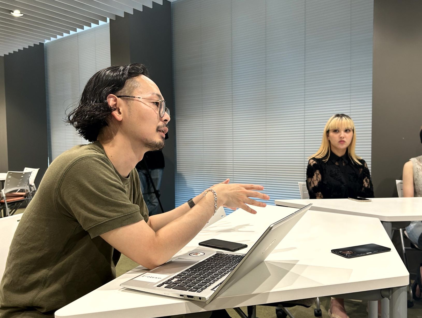 #4 大妻女子大学SDGsファッションブランド「m_r tokyo（マール トウキョウ）」産学連携プロジェクト | __ for good（オウンドメディア）| TAKIHYO FOR ...